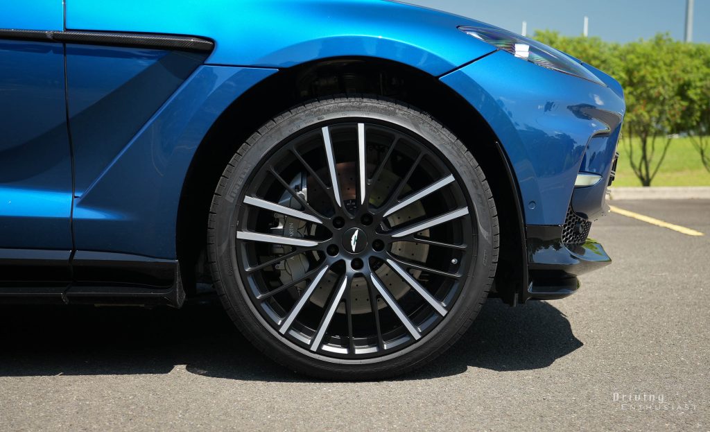 2023 Aston Martin DBX707 review (video) | Driving Enthusiast