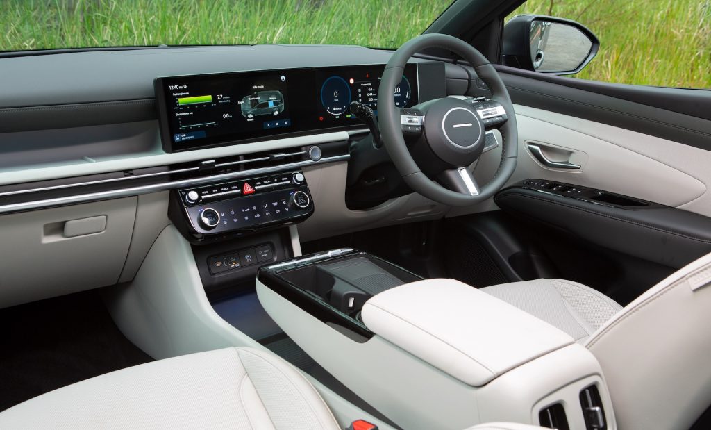 2025 Hyundai Tucson Hybrid review – Australian launch (video) | Driving ...