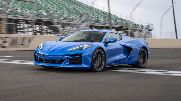Chevrolet Corvette ZR1X revealed with 932kW twin-turbo V8 hybrid ...