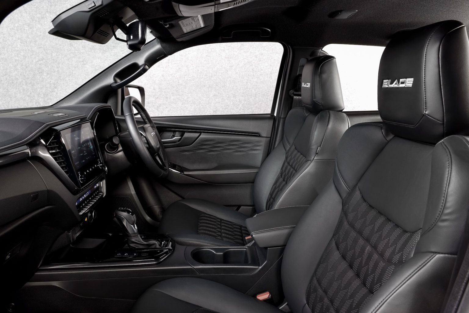 2025 Isuzu D-Max 'Blade' hardcore variant revealed, price from $76,990 ...