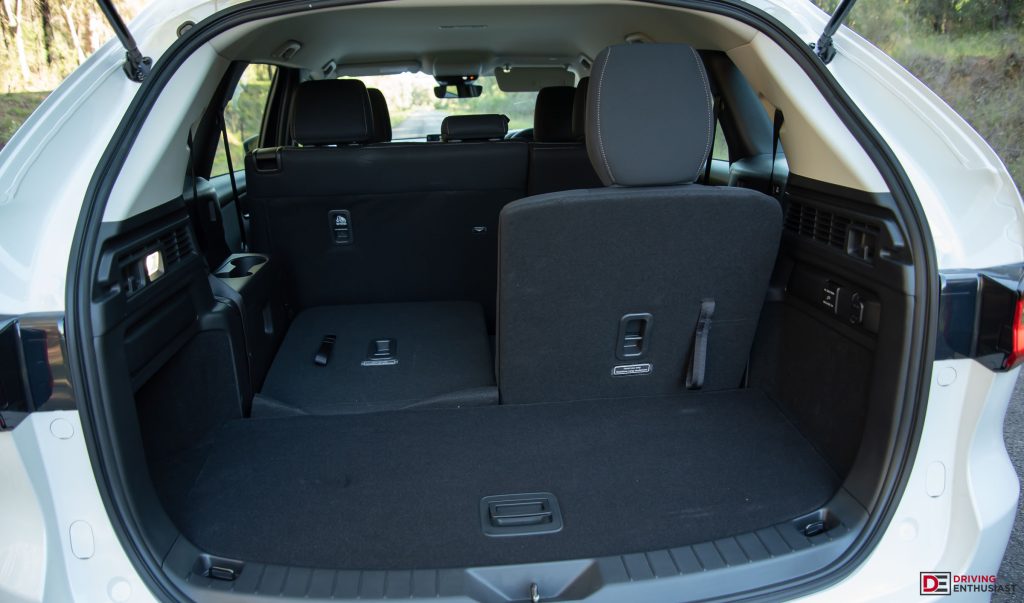 2025 Mazda CX-80 G40e Pure review – Top 5 Pros & Cons (video) | Driving ...