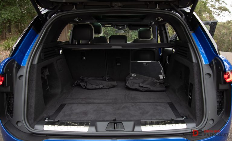 2025 Range Rover Sport P460e Dynamic HSE review (video) | Driving ...