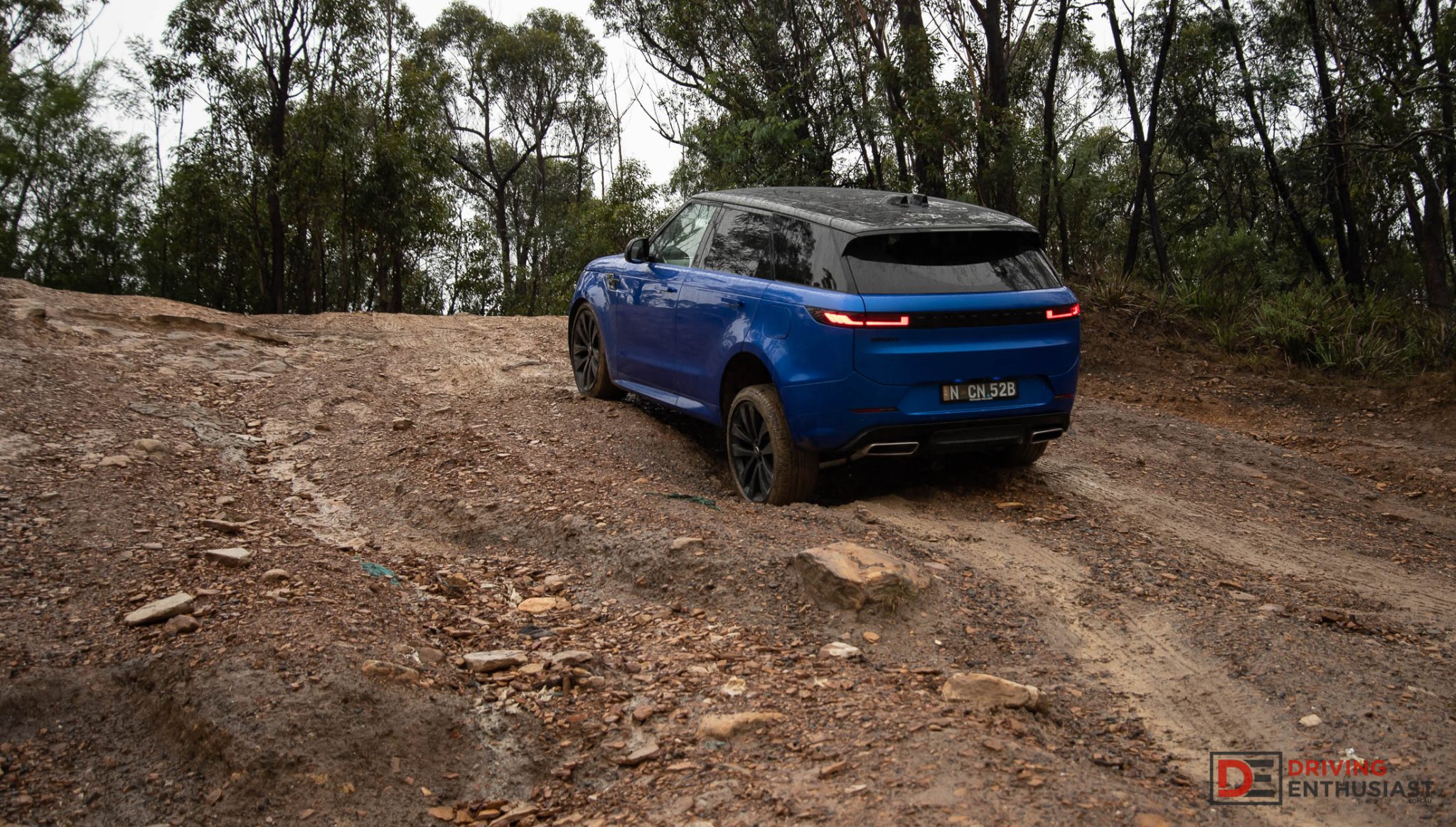 2025 Range Rover Sport P460e Dynamic HSE review (video) | Driving ...