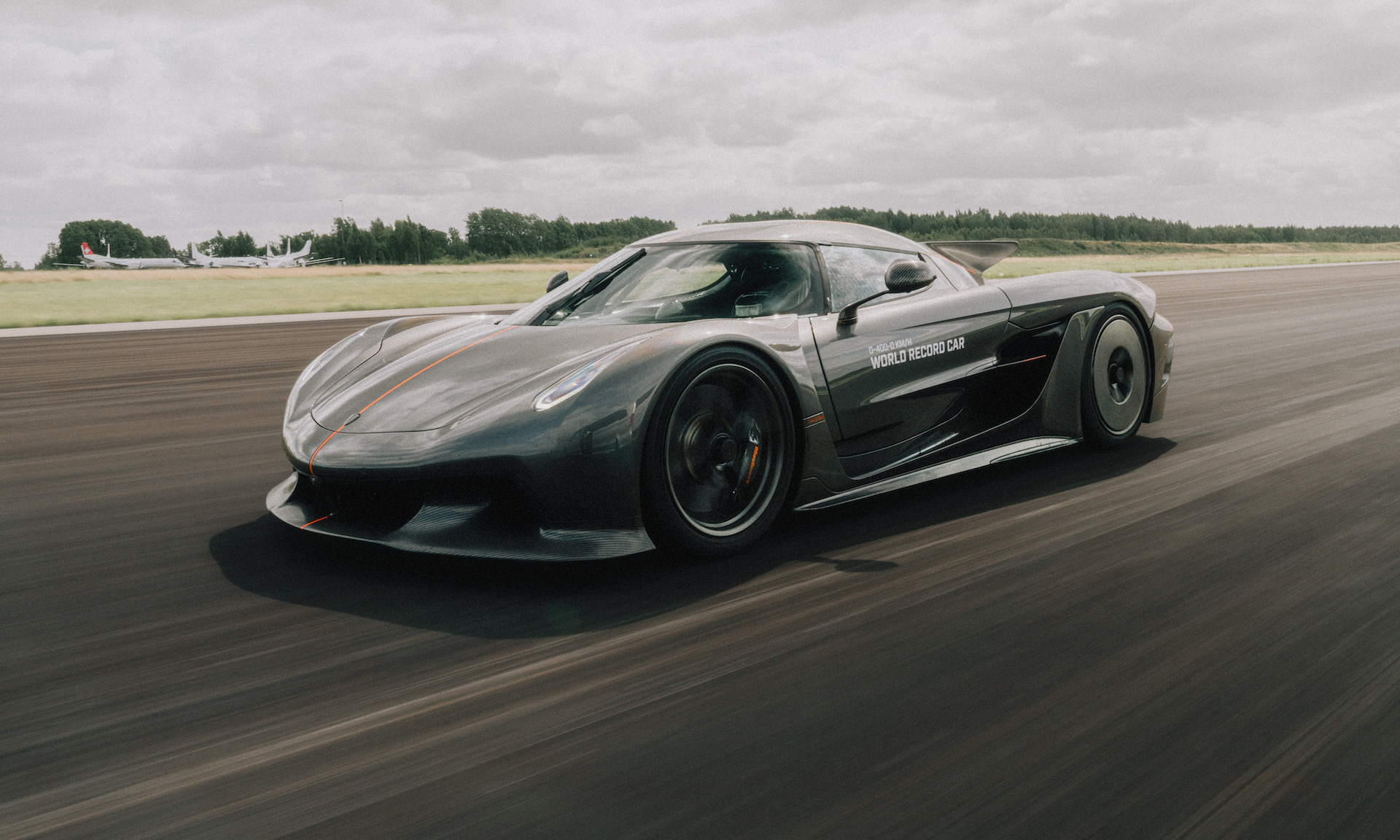 Koenigsegg Jesko Absolut breaks 0-400-0km/h record, 25.21s (video ...