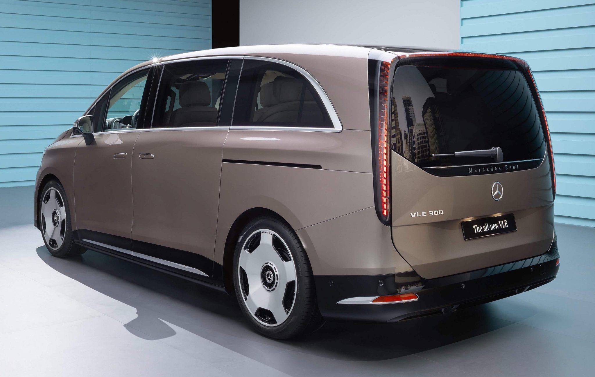 2026 Mercedes-Benz VLE revealed; up to 305kW, 700km range | Driving ...