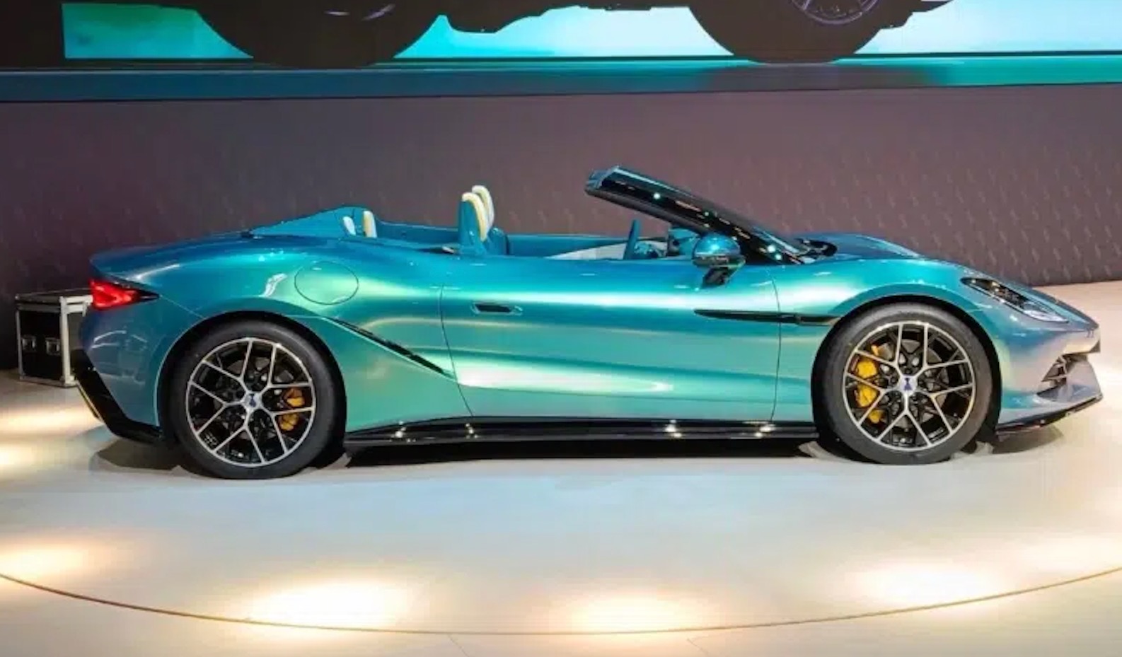 1000hp Denza Z Convertible revealed at 2026 Beijing Auto Show | Driving ...