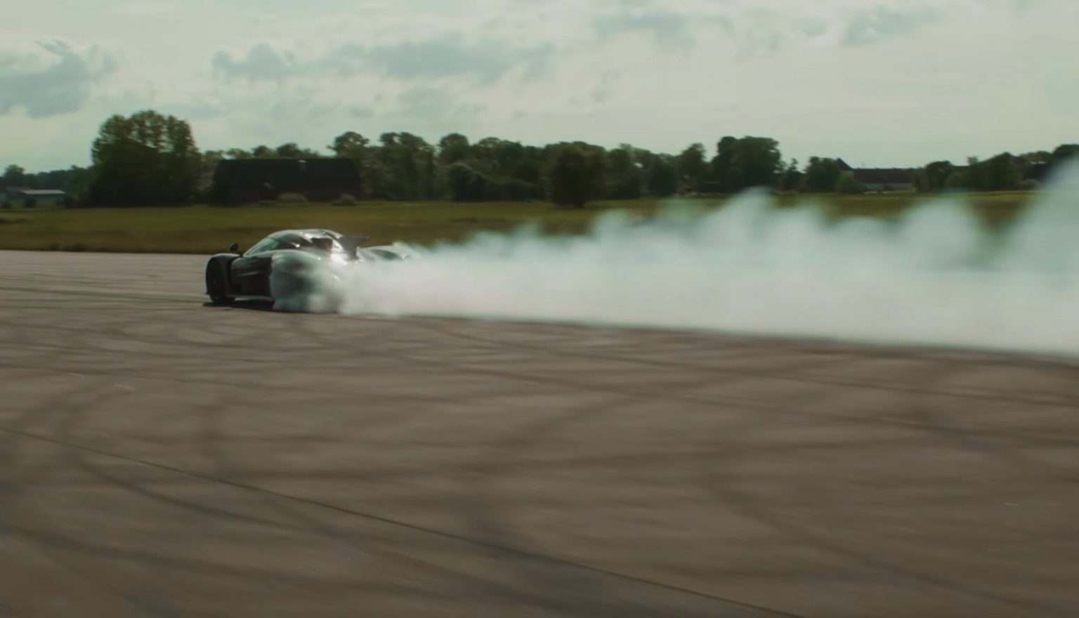 Koenigsegg Jesko Absolut sets new 1/4 mile record, 8.54 seconds (video ...